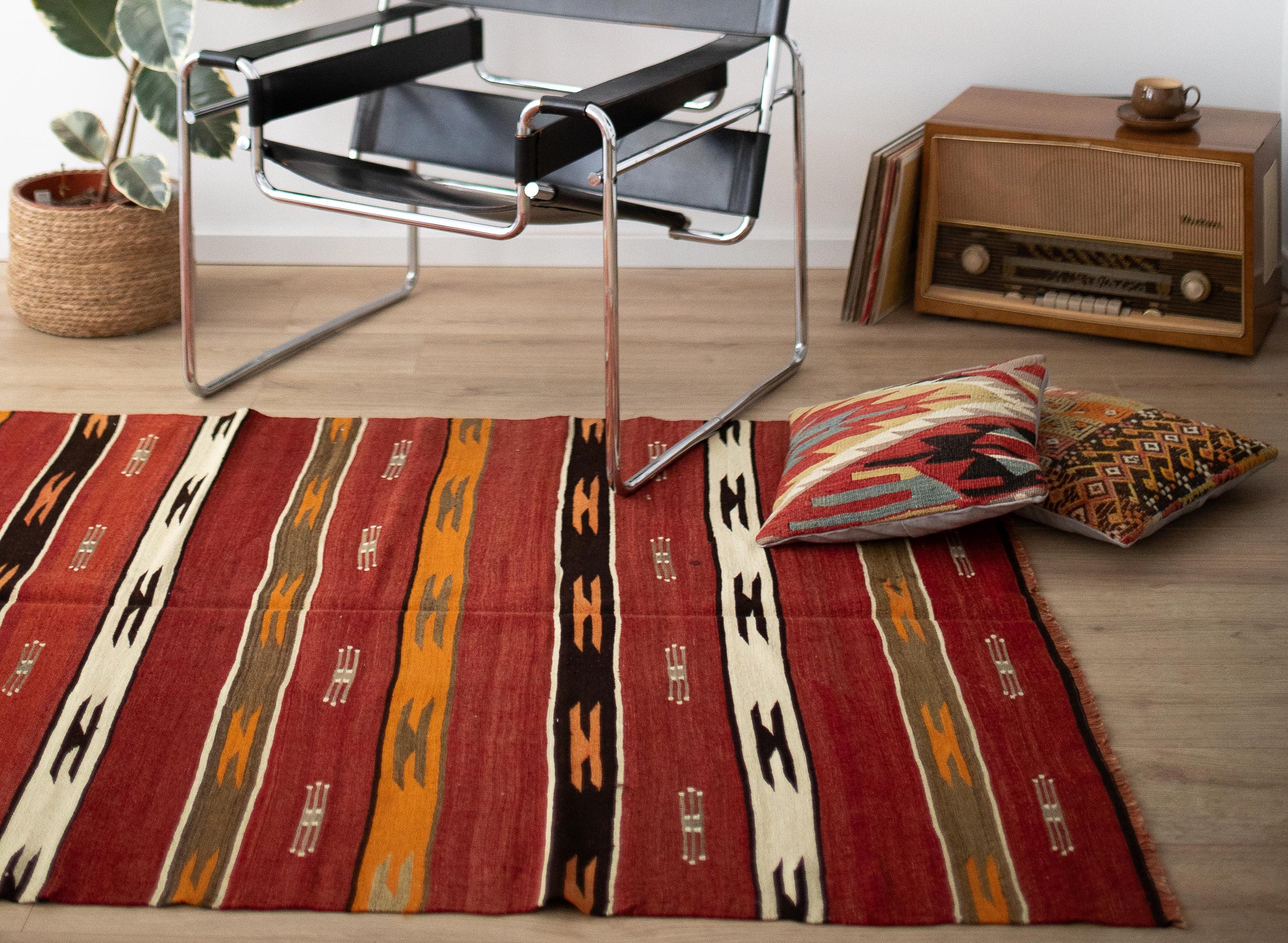 Entdecke alte und antike Kelim Teppiche – Jetzt kaufen 🛒 - Zomorrodi ...